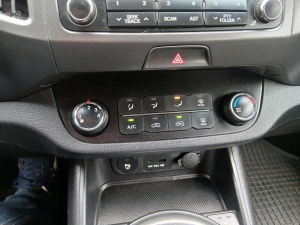Black Kia Sportage 2013 in Siauliai, with an engine capacity of 1.69 L and mileage of 240 thousand km for 6450 €, photo 9 on AUTOMOTO.COM.LV