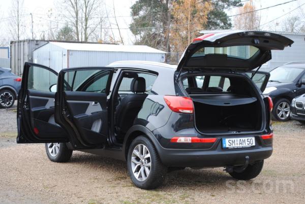 Black Kia Sportage 2014 in Riga, with an engine capacity of 1.70 L and mileage of 189 thousand km for 8990 €, photo 9 on AUTOMOTO.COM.LV