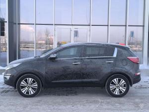 Kia Sportage 2014 in Vilnius on AUTOMOTO.COM.LV Black Kia Sportage 2014 in Vilnius, with an engine capacity of 2.00 L and mileage of 185 thousand km for 8000 €, photo 1 on AUTOMOTO.COM.LV