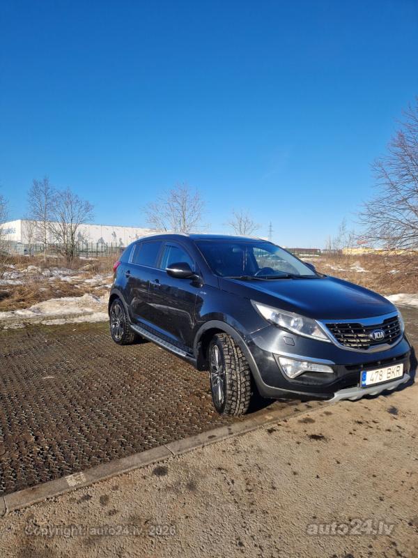 Melns Kia Sportage 2014 Tallina, ar dzinēja tilpumu 2.00 L un nobraukumu 248 tūkst. km par 8000 €, foto 3 vietnē AUTOMOTO.COM.LV
