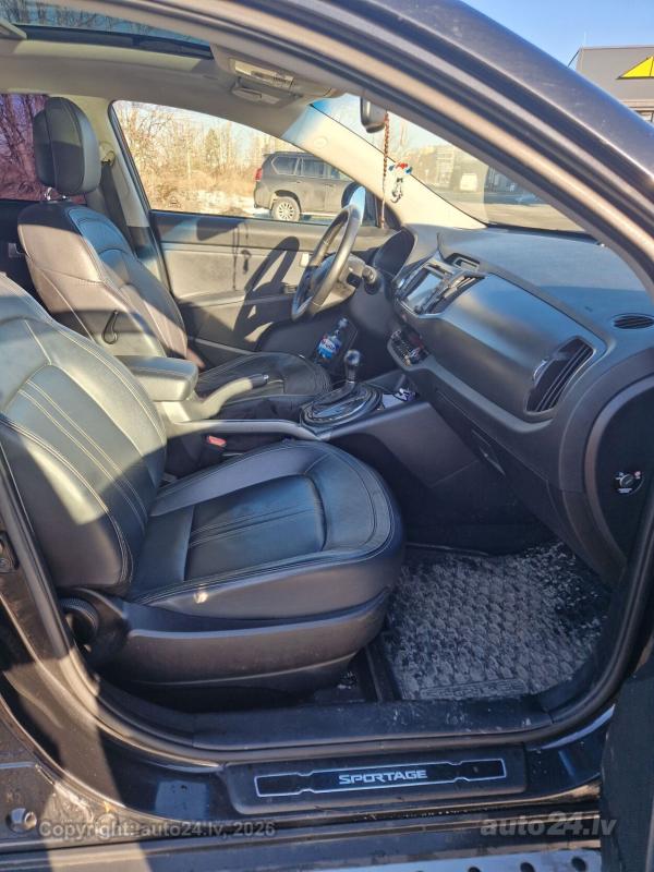 Melns Kia Sportage 2014 Tallina, ar dzinēja tilpumu 2.00 L un nobraukumu 248 tūkst. km par 8000 €, foto 9 vietnē AUTOMOTO.COM.LV