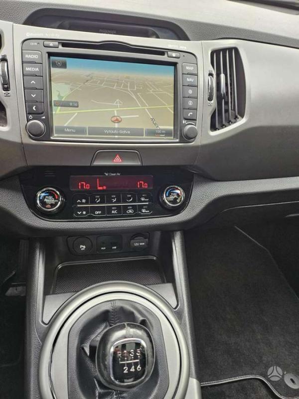 Black Kia Sportage 2014 in Taurage, with an engine capacity of 1.69 L and mileage of 248 thousand km for 7600 €, photo 9 on AUTOMOTO.COM.LV