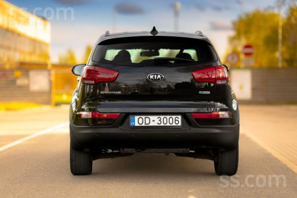Черный Киа Sportage 2015 в Елгава, объемом двигателя 1.60 л и пробегом 162 тыс. км за 10700 €, фото 4 на AUTOMOTO.COM.LV