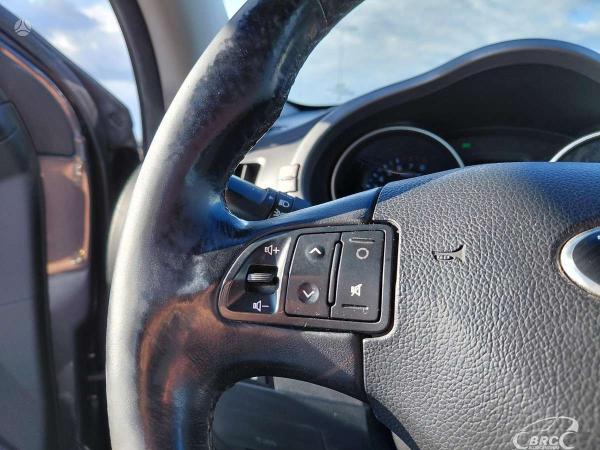 Melns Kia Sportage 2015 Viļņa, ar dzinēja tilpumu 2.00 L un nobraukumu 195 tūkst. km par 8900 €, foto 9 vietnē AUTOMOTO.COM.LV