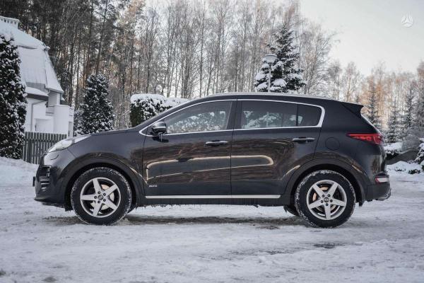 Черный Киа Sportage 2016 в Электренай, объемом двигателя 2.00 л и пробегом 265 тыс. км за 12850 €, фото 2 на AUTOMOTO.COM.LV