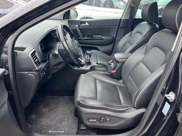 Melns Kia Sportage 2016 Rīga, ar dzinēja tilpumu 1.70 L un nobraukumu 257 tūkst. km par 10750 €, foto 8 vietnē AUTOMOTO.COM.LV