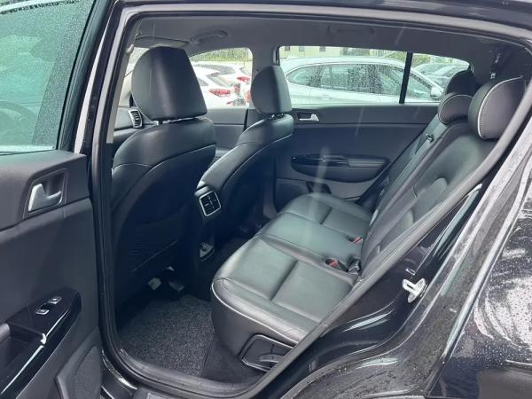Melns Kia Sportage 2016 Rīga, ar dzinēja tilpumu 1.70 L un nobraukumu 257 tūkst. km par 10750 €, foto 9 vietnē AUTOMOTO.COM.LV