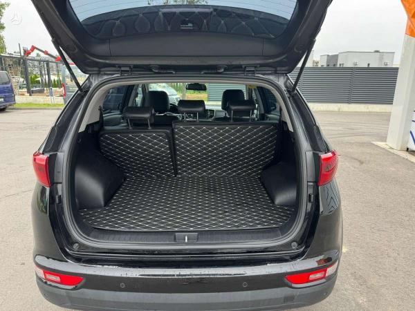 Black Kia Sportage 2016 in Vilnius, with an engine capacity of 1.69 L and mileage of 171 thousand km for 8000 €, photo 6 on AUTOMOTO.COM.LV