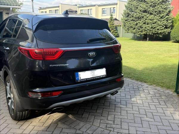 Black Kia Sportage 2016 in Kaunas, with an engine capacity of 2.00 L and mileage of 346 thousand km for 9250 €, photo 5 on AUTOMOTO.COM.LV