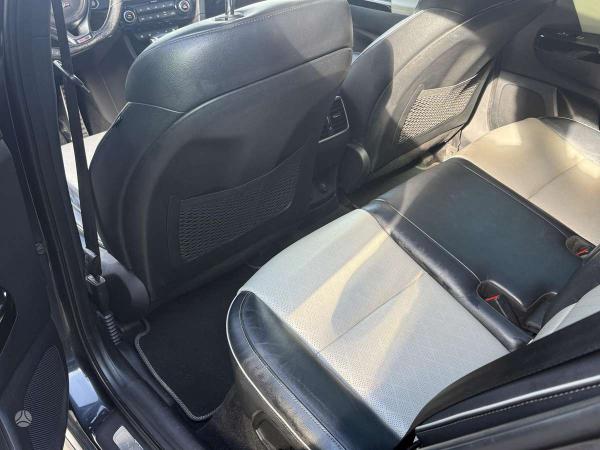 Black Kia Sportage 2016 in Kaunas, with an engine capacity of 2.00 L and mileage of 346 thousand km for 9250 €, photo 9 on AUTOMOTO.COM.LV