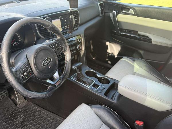 Black Kia Sportage 2016 in Kaunas, with an engine capacity of 2.00 L and mileage of 346 thousand km for 9250 €, photo 10 on AUTOMOTO.COM.LV