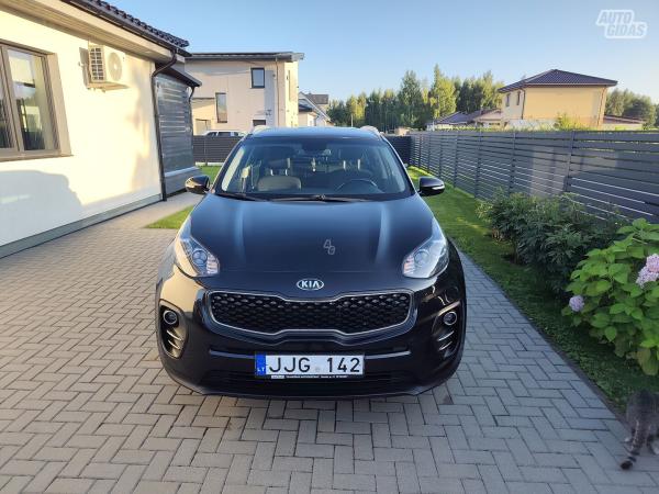 Kia Sportage 2016 in Klaipeda on AUTOMOTO.COM.LV Black Kia Sportage 2016 in Klaipeda, with an engine capacity of 1.70 L and mileage of 175 thousand km for 10500 €, photo 1 on AUTOMOTO.COM.LV