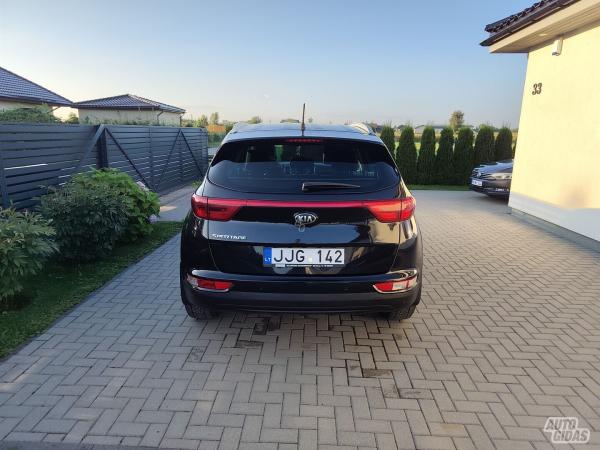 Kia Sportage 2016 in Klaipeda on AUTOMOTO.COM.LV Black Kia Sportage 2016 in Klaipeda, with an engine capacity of 1.70 L and mileage of 175 thousand km for 10500 €, photo 11 on AUTOMOTO.COM.LV