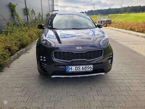 Black Kia Sportage 2016 in Vilnius, with an engine capacity of 2.00 L and mileage of 213 thousand km for 12300 €, photo 3 on AUTOMOTO.COM.LV