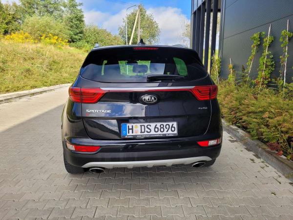Black Kia Sportage 2016 in Vilnius, with an engine capacity of 2.00 L and mileage of 213 thousand km for 12300 €, photo 6 on AUTOMOTO.COM.LV