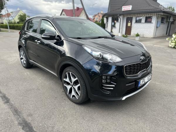 Black Kia Sportage 2016 in Kaunas, with an engine capacity of 2.00 L and mileage of 213 thousand km for 8679 €, photo 3 on AUTOMOTO.COM.LV