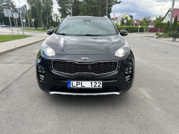 Black Kia Sportage 2016 in Kaunas, with an engine capacity of 2.00 L and mileage of 213 thousand km for 8679 €, photo 4 on AUTOMOTO.COM.LV