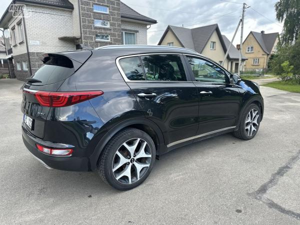 Black Kia Sportage 2016 in Kaunas, with an engine capacity of 2.00 L and mileage of 213 thousand km for 8679 €, photo 5 on AUTOMOTO.COM.LV