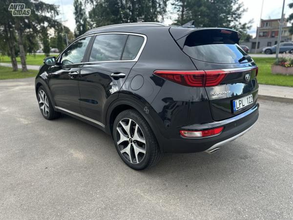 Black Kia Sportage 2016 in Kaunas, with an engine capacity of 2.00 L and mileage of 213 thousand km for 8679 €, photo 7 on AUTOMOTO.COM.LV