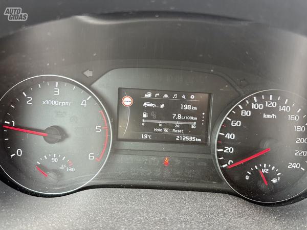 Black Kia Sportage 2016 in Kaunas, with an engine capacity of 2.00 L and mileage of 213 thousand km for 8679 €, photo 11 on AUTOMOTO.COM.LV