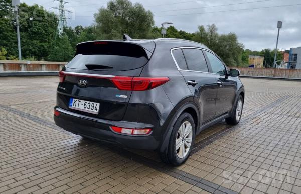 Black Kia Sportage 2017 in Riga, with an engine capacity of 1.70 L and mileage of 141 thousand km for 16000 €, photo 2 on AUTOMOTO.COM.LV