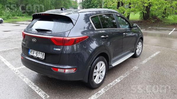 Black Kia Sportage 2017 in Riga, with an engine capacity of 1.70 L and mileage of 113 thousand km for 12000 €, photo 3 on AUTOMOTO.COM.LV
