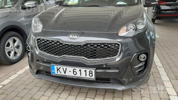 Black Kia Sportage 2017 in Riga, with an engine capacity of 1.70 L and mileage of 113 thousand km for 12000 €, photo 5 on AUTOMOTO.COM.LV