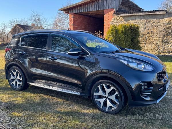 Black Kia Sportage 2017 in Rakvere, with an engine capacity of 1.60 L and mileage of 164 thousand km for 13000 €, photo 8 on AUTOMOTO.COM.LV