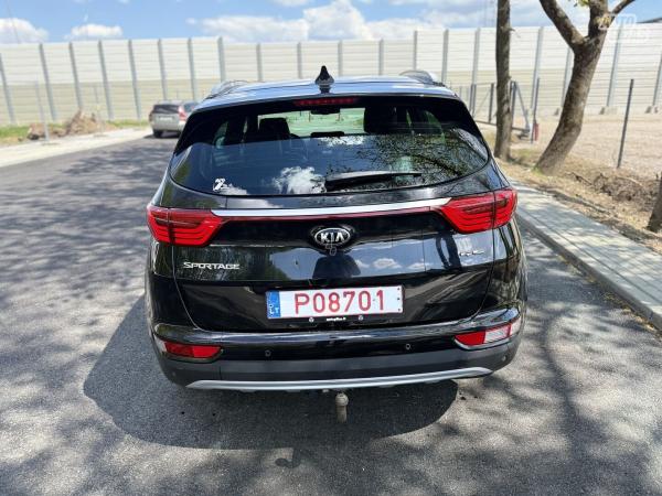 Black Kia Sportage 2017 in Kaunas, with an engine capacity of 1.70 L and mileage of 281 thousand km for 8900 €, photo 4 on AUTOMOTO.COM.LV