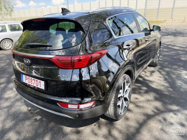 Black Kia Sportage 2017 in Kaunas, with an engine capacity of 1.70 L and mileage of 281 thousand km for 8900 €, photo 5 on AUTOMOTO.COM.LV