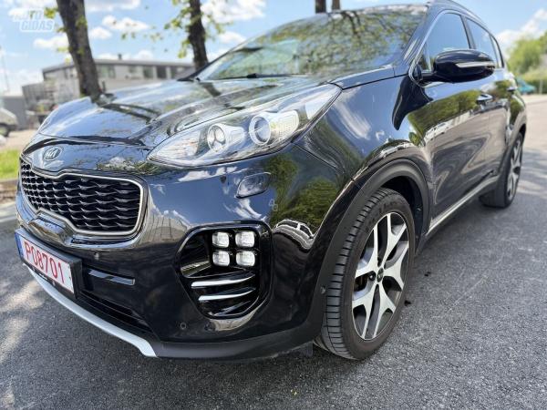 Black Kia Sportage 2017 in Kaunas, with an engine capacity of 1.70 L and mileage of 281 thousand km for 8900 €, photo 1 on AUTOMOTO.COM.LV