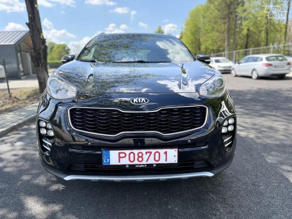 Black Kia Sportage 2017 in Kaunas, with an engine capacity of 1.70 L and mileage of 281 thousand km for 8900 €, photo 8 on AUTOMOTO.COM.LV