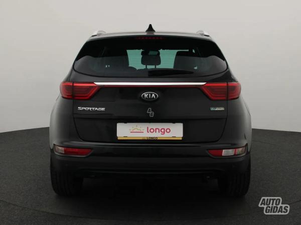 Black Kia Sportage 2017 in Vilnius, with an engine capacity of 1.70 L and mileage of 235 thousand km for 13399 €, photo 5 on AUTOMOTO.COM.LV
