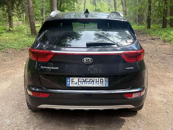 Black Kia Sportage 2017 in Taurage, with an engine capacity of 1.69 L and mileage of 235 thousand km for 10600 €, photo 6 on AUTOMOTO.COM.LV