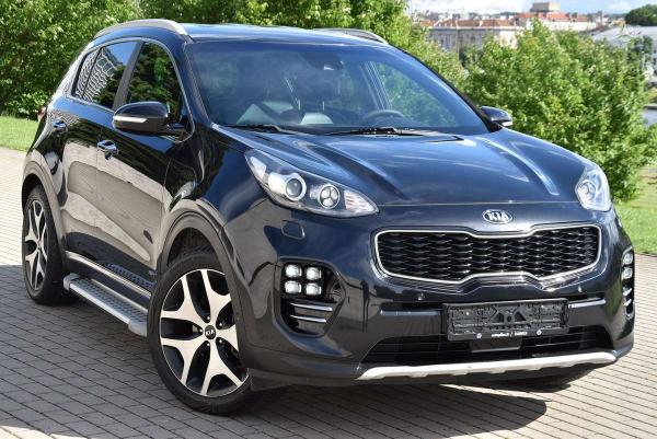 Black Kia Sportage 2017 in Vilnius, with an engine capacity of 1.59 L and mileage of 150 thousand km for 13000 €, photo 1 on AUTOMOTO.COM.LV