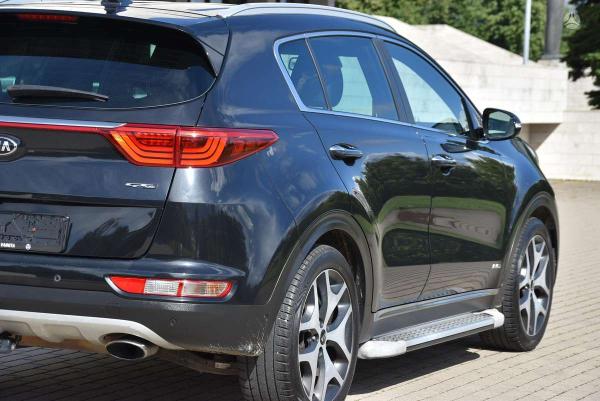 Black Kia Sportage 2017 in Vilnius, with an engine capacity of 1.59 L and mileage of 150 thousand km for 13000 €, photo 2 on AUTOMOTO.COM.LV