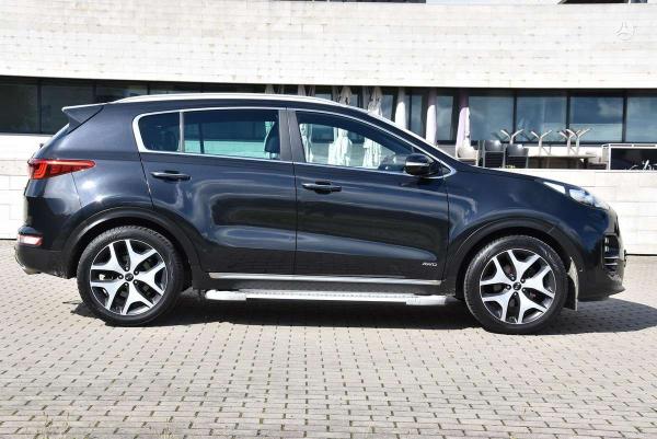 Black Kia Sportage 2017 in Vilnius, with an engine capacity of 1.59 L and mileage of 150 thousand km for 13000 €, photo 3 on AUTOMOTO.COM.LV