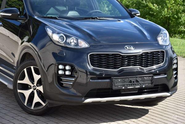 Black Kia Sportage 2017 in Vilnius, with an engine capacity of 1.59 L and mileage of 150 thousand km for 13000 €, photo 6 on AUTOMOTO.COM.LV