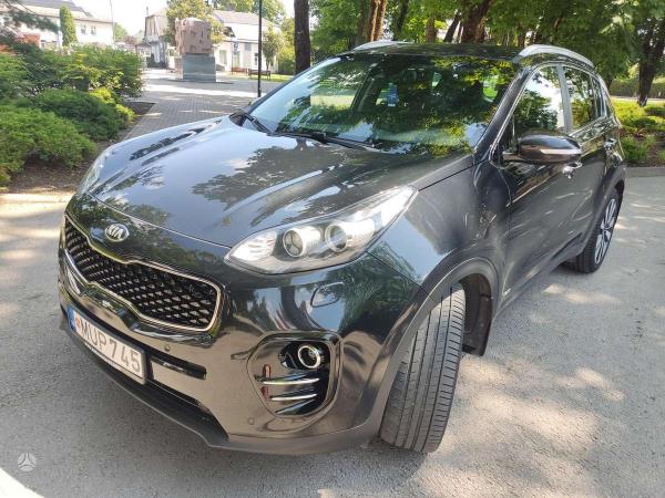 Black Kia Sportage 2017 in Taurage, with an engine capacity of 2.00 L and mileage of 136 thousand km for 13900 €, photo 2 on AUTOMOTO.COM.LV