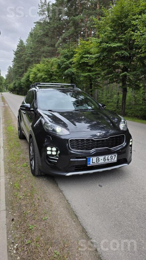 Black Kia Sportage 2017 in Jurmala, with an engine capacity of 2.00 L and mileage of 186 thousand km for 14000 €, photo 2 on AUTOMOTO.COM.LV
