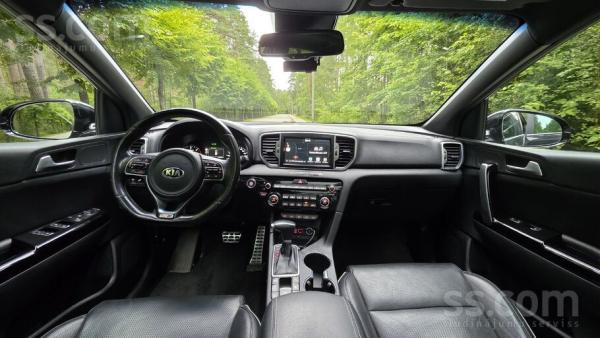 Black Kia Sportage 2017 in Jurmala, with an engine capacity of 2.00 L and mileage of 186 thousand km for 14000 €, photo 5 on AUTOMOTO.COM.LV