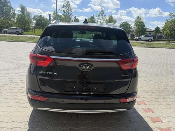 Black Kia Sportage 2017 in Siauliai, with an engine capacity of 1.69 L and mileage of 222 thousand km for 11200 €, photo 6 on AUTOMOTO.COM.LV