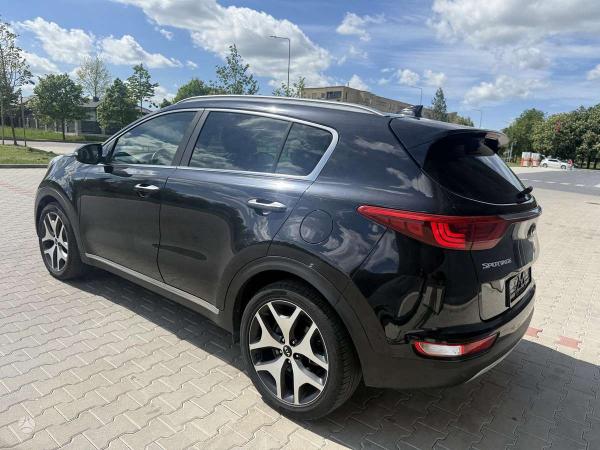 Black Kia Sportage 2017 in Siauliai, with an engine capacity of 1.69 L and mileage of 222 thousand km for 11200 €, photo 7 on AUTOMOTO.COM.LV