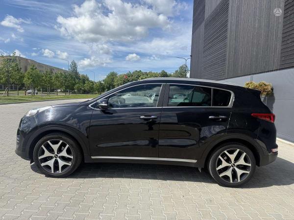 Black Kia Sportage 2017 in Siauliai, with an engine capacity of 1.69 L and mileage of 222 thousand km for 11200 €, photo 8 on AUTOMOTO.COM.LV