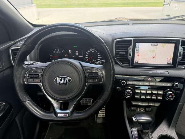 Black Kia Sportage 2017 in Siauliai, with an engine capacity of 1.69 L and mileage of 222 thousand km for 11200 €, photo 10 on AUTOMOTO.COM.LV
