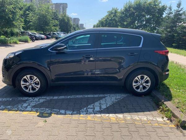 Black Kia Sportage 2017 in Vilnius, with an engine capacity of 1.59 L and mileage of 30 thousand km for 14200 €, photo 2 on AUTOMOTO.COM.LV