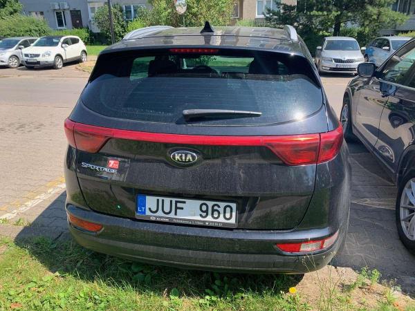 Black Kia Sportage 2017 in Vilnius, with an engine capacity of 1.59 L and mileage of 30 thousand km for 14200 €, photo 3 on AUTOMOTO.COM.LV
