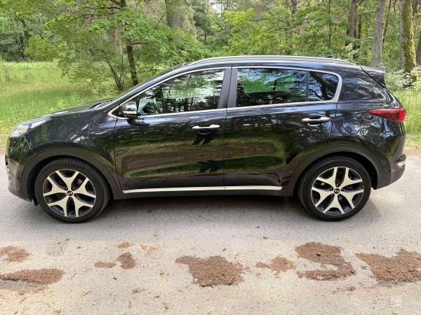 Black Kia Sportage 2017 in Kaunas, with an engine capacity of 1.69 L and mileage of 274 thousand km for 10200 €, photo 4 on AUTOMOTO.COM.LV