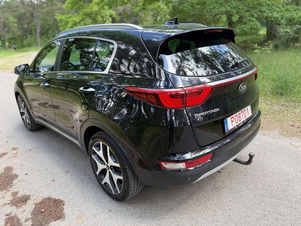 Black Kia Sportage 2017 in Kaunas, with an engine capacity of 1.69 L and mileage of 274 thousand km for 10200 €, photo 5 on AUTOMOTO.COM.LV