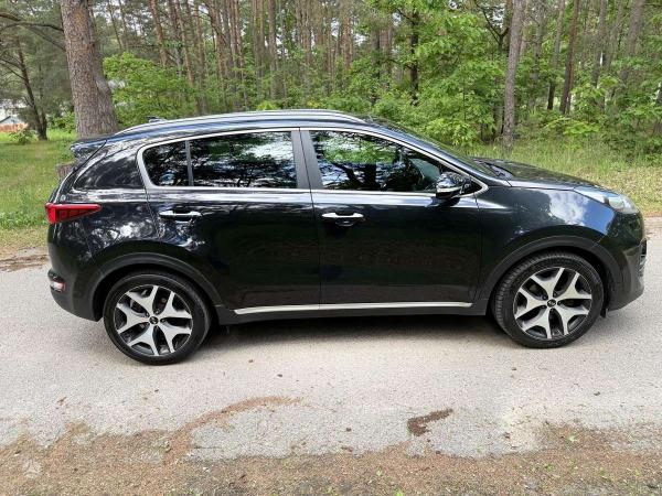 Black Kia Sportage 2017 in Kaunas, with an engine capacity of 1.69 L and mileage of 274 thousand km for 10200 €, photo 8 on AUTOMOTO.COM.LV